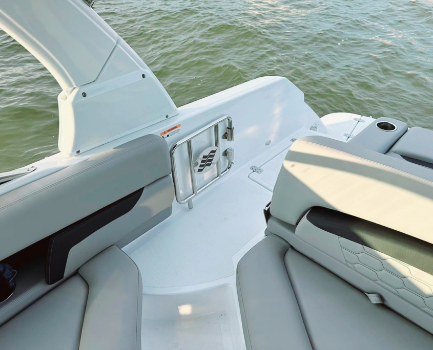 26 FT. FOUR WINNS OUTBOARD - Cape Coral Boat Rentals