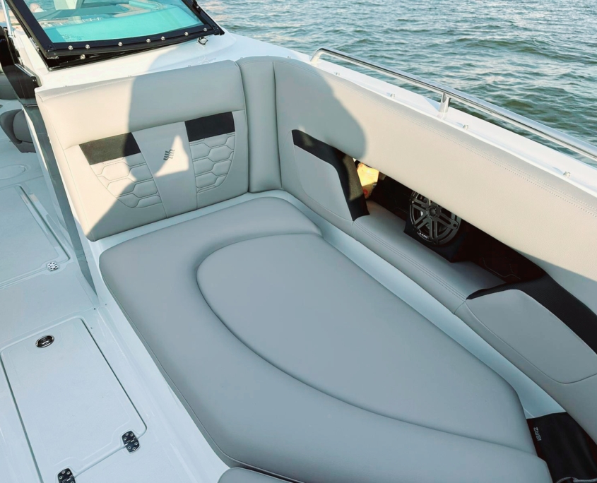 NEW 26 FT. FOUR WINNS OUTBOARD - Cape Coral Boat Rentals