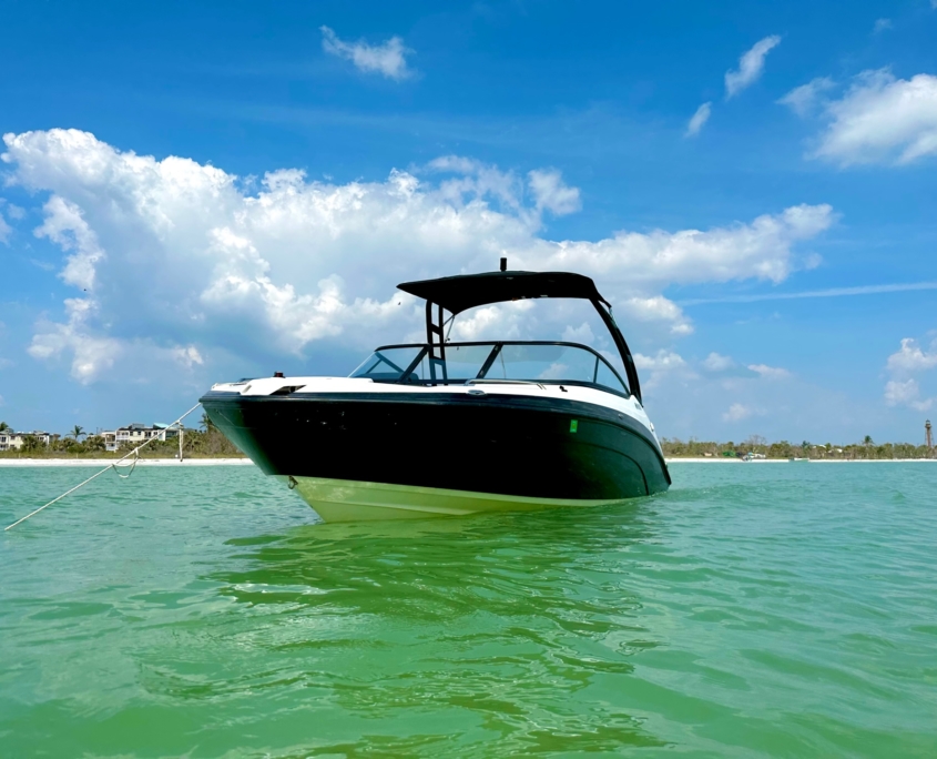 22 FT. BOWRIDER YAMAHA JETBOAT - Cape Coral Boat Rentals