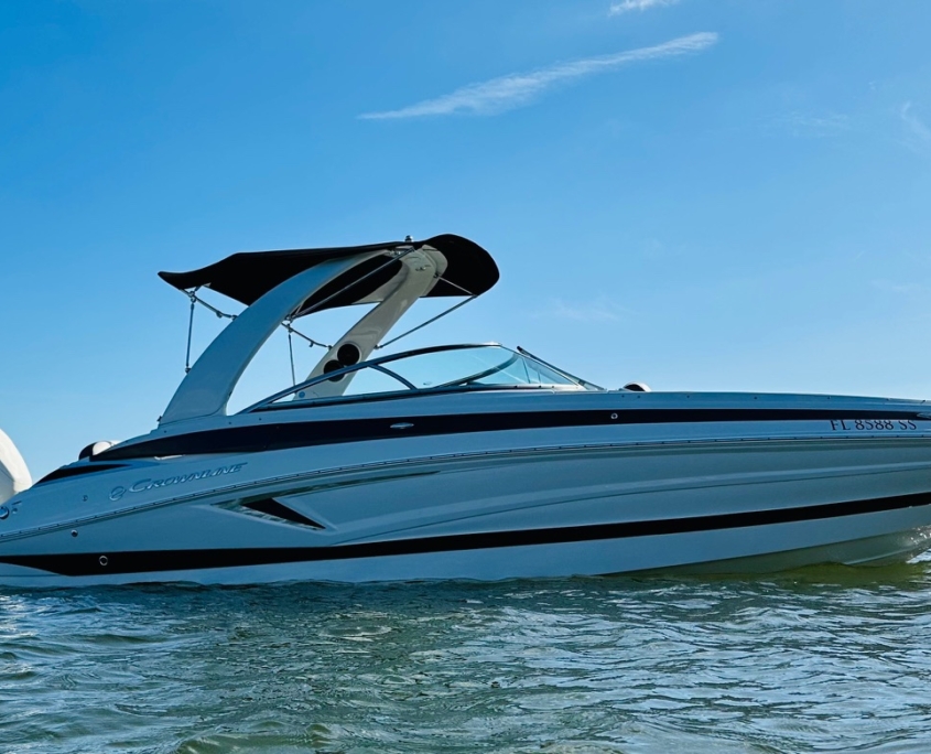 27 FT. BOWRIDER CROWNLINE FAMILY/SPORT - Cape Coral Boat Rentals